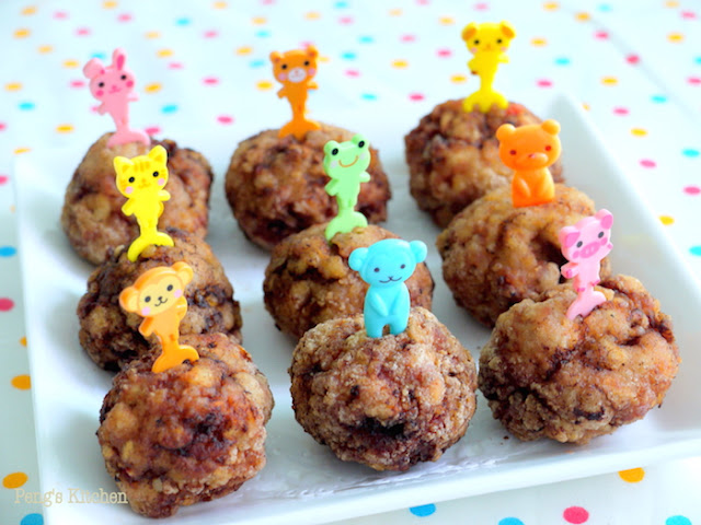 Peng's Kitchen: Soda Crackers Fried Meatballs