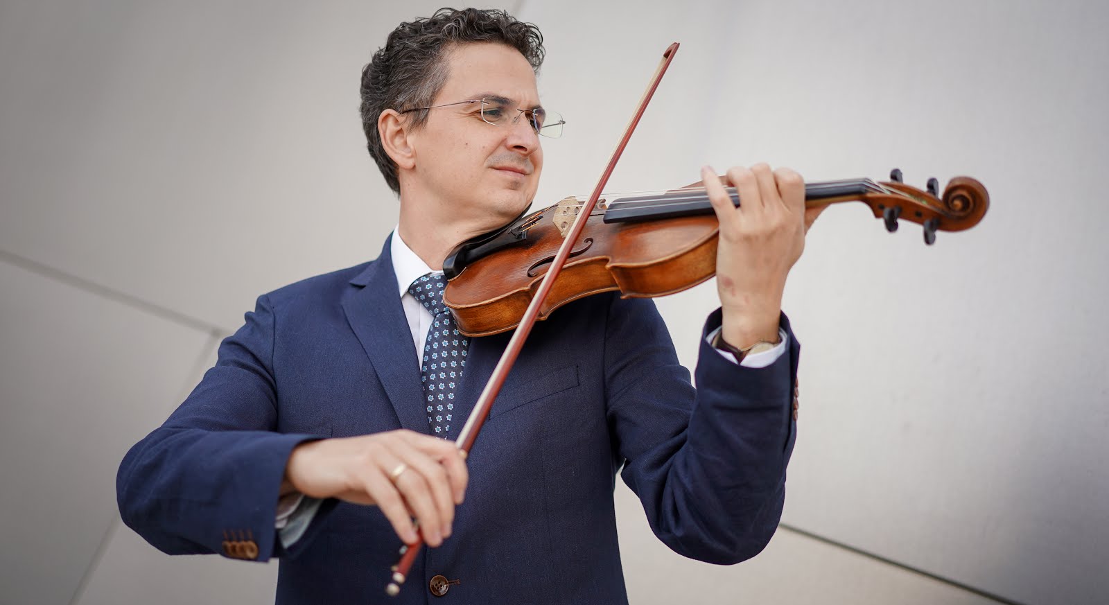 Cristian Fatu Classical Violinist Website: The lightweight violin by ...