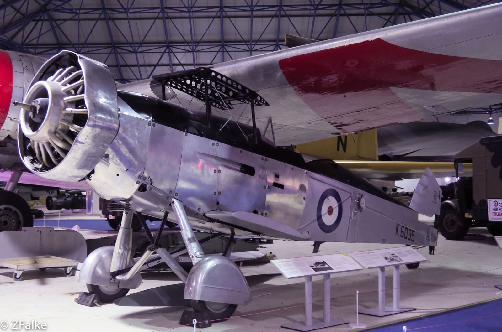 Me gustan los aviones: Wallace