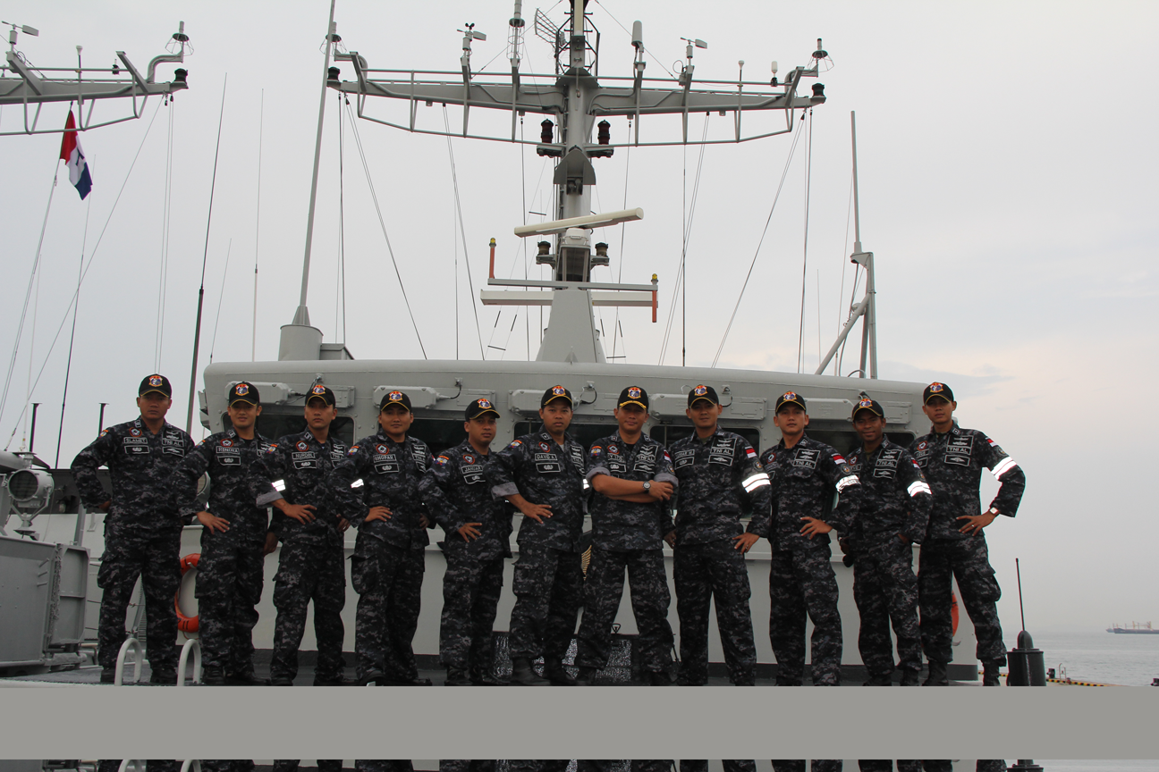 KRI Pulau Rengat -711: photo