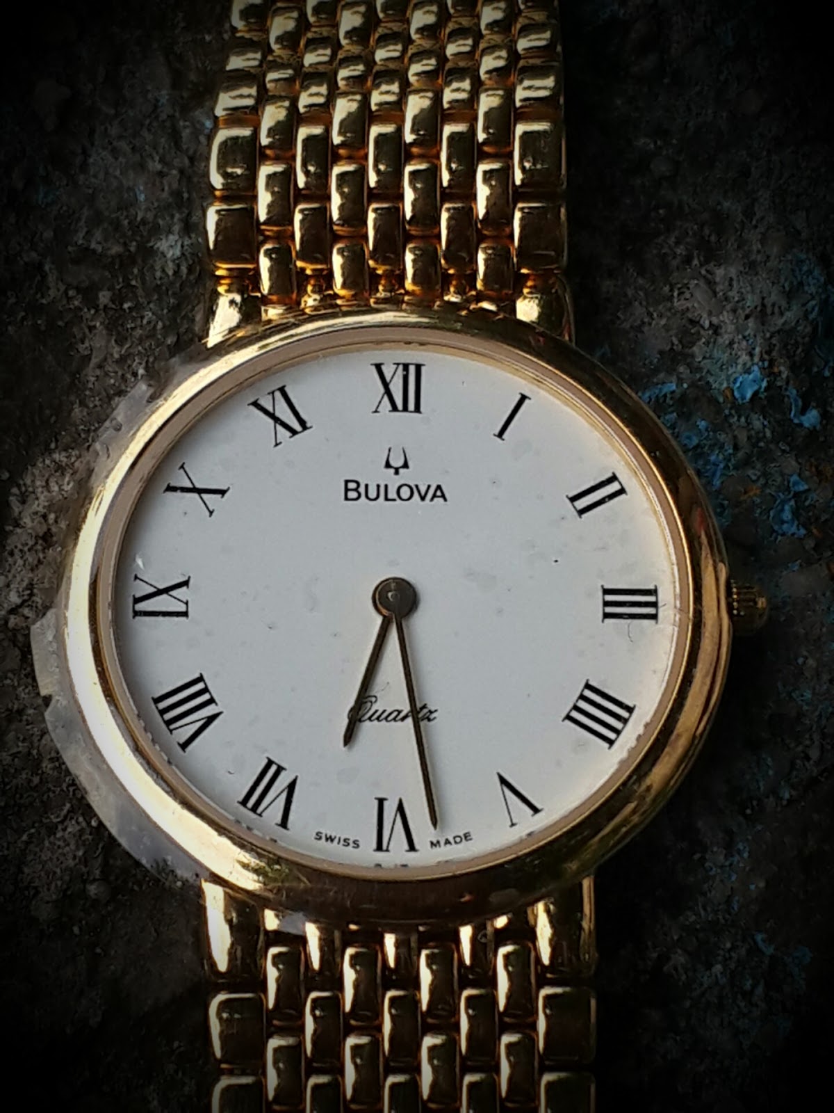 Azzam Vintage: Bulova Quartz