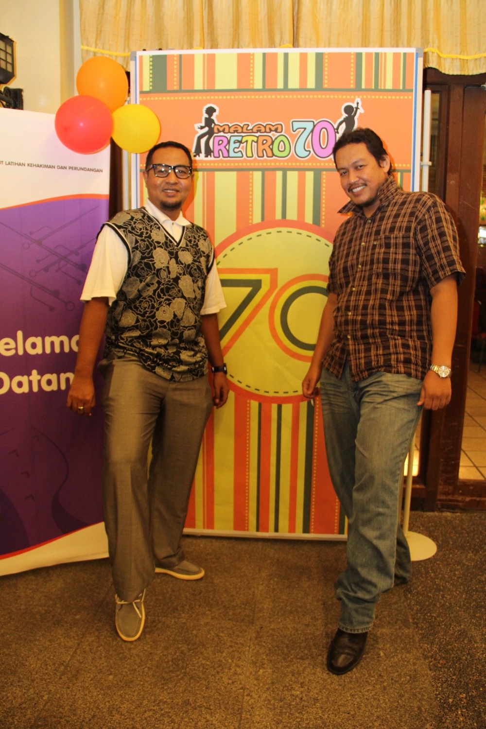 Mirror mirror on the wall... Who's the beautiful of the all...: Majlis ...