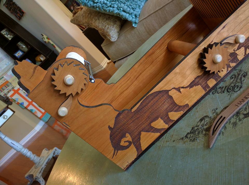 She's just a girl who creates...: Some box loom designs from Handywoman