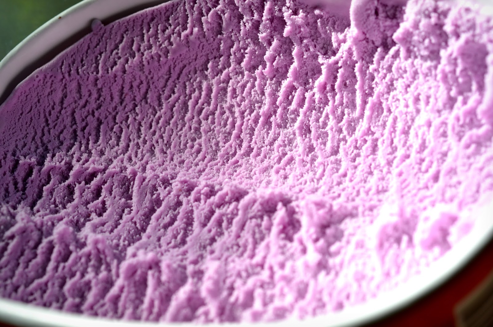 food and ice cream recipes: REVIEW: Friendly's Black Raspberry