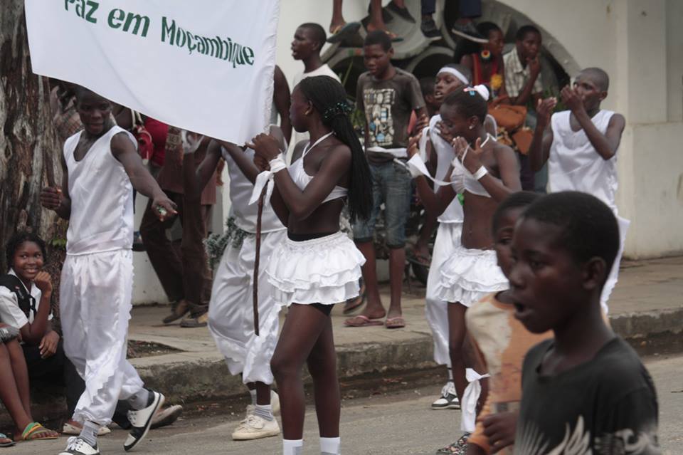 No permeio de suras papos e cafutchetches: Carnaval de Quelimane; seu processo evolutivo*