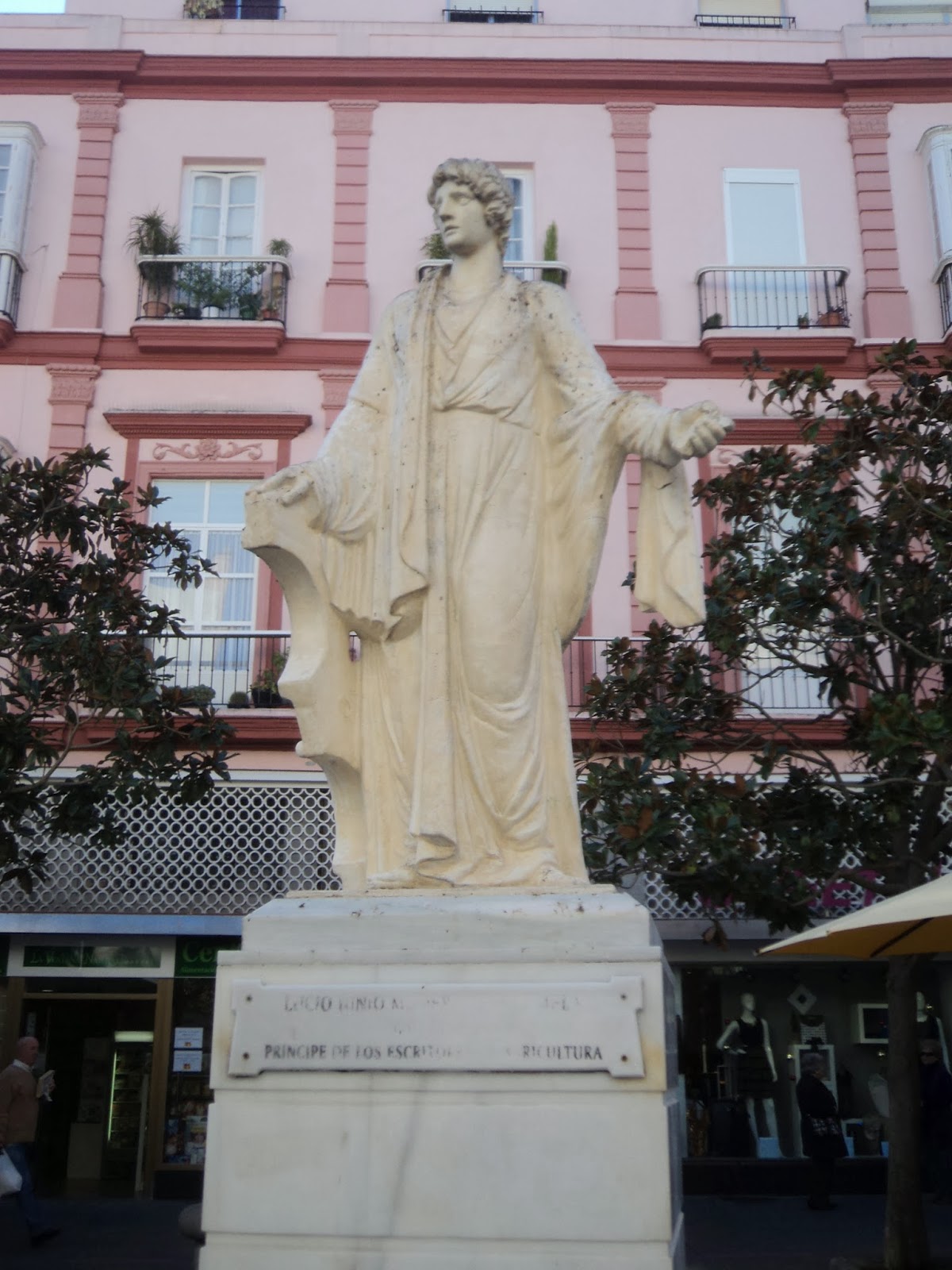 TRAS LAS HUELLAS DE HERÓDOTO. . . : COLUMELA