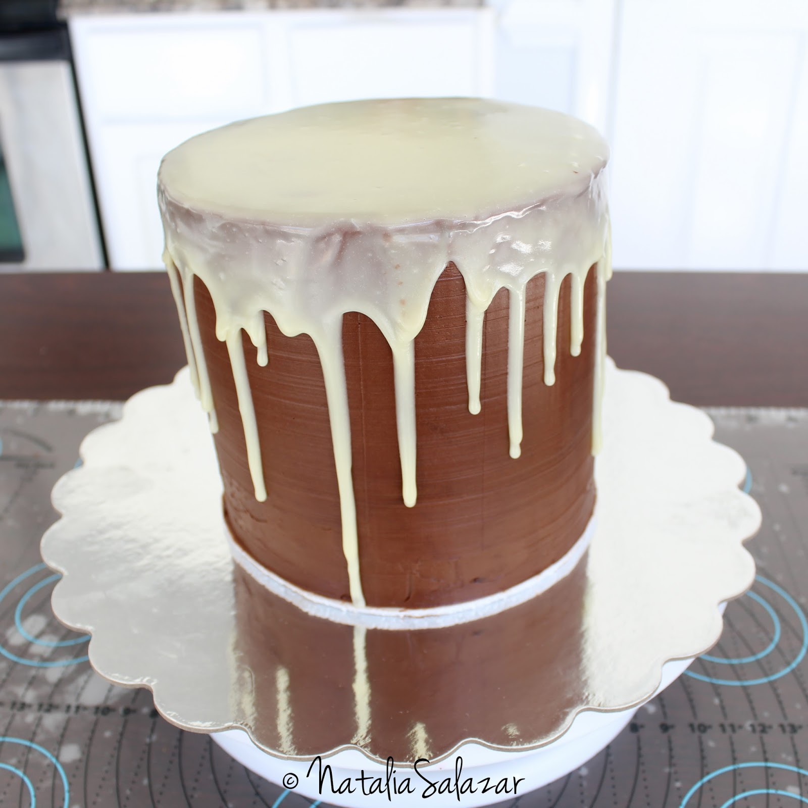 Drip cake de chocolate