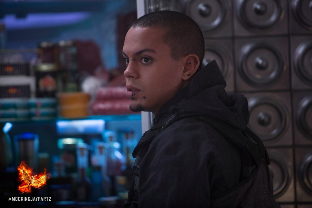 The Hunger Games France: Nouveau still de Messalla dans La Révolte ... The Hunger Games France: Nouveau still de Messalla dans La Révolte ...
