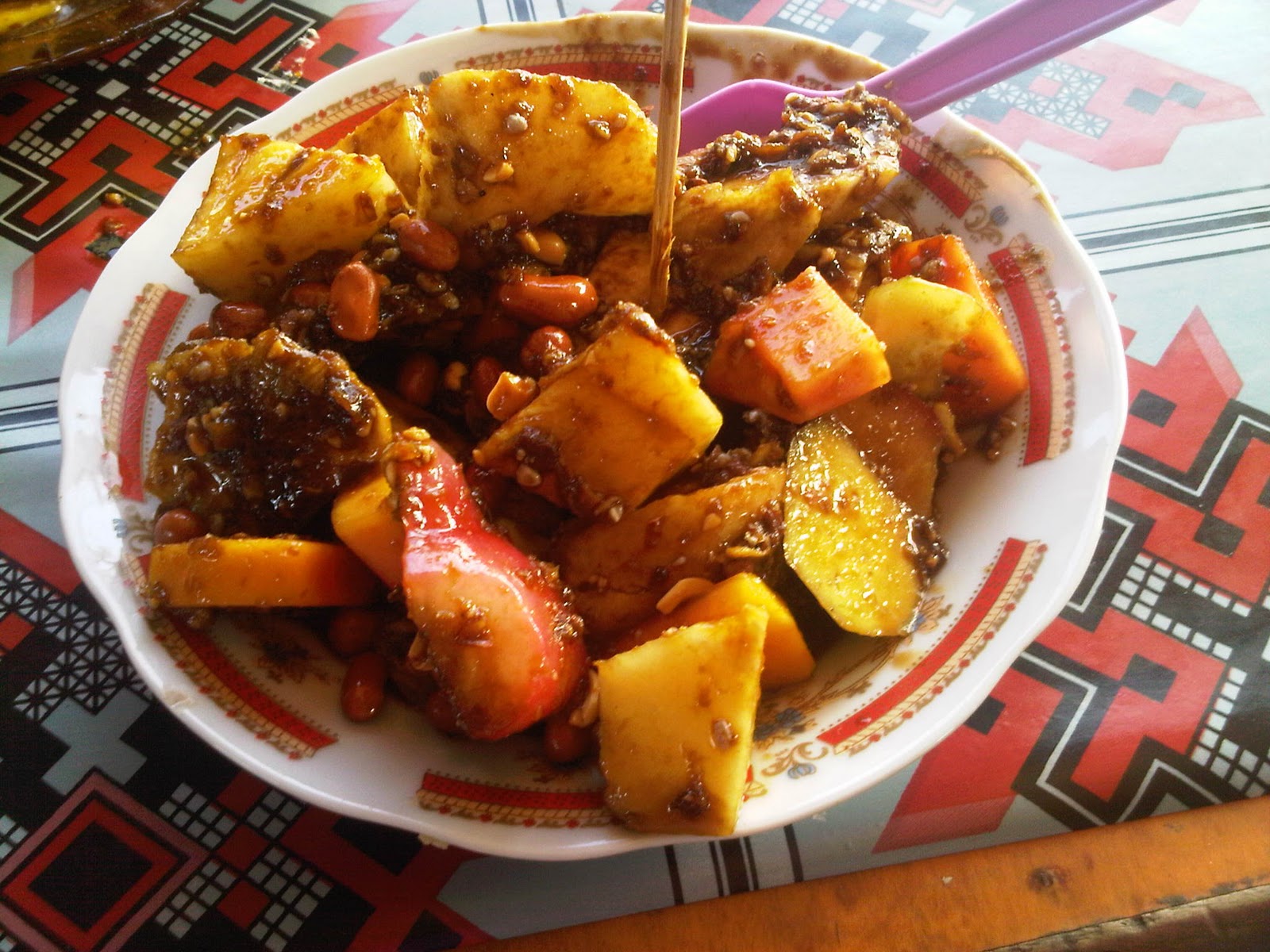 Amazing Holiday : Rujak Buah Campur Yang Maknyus Di Medan