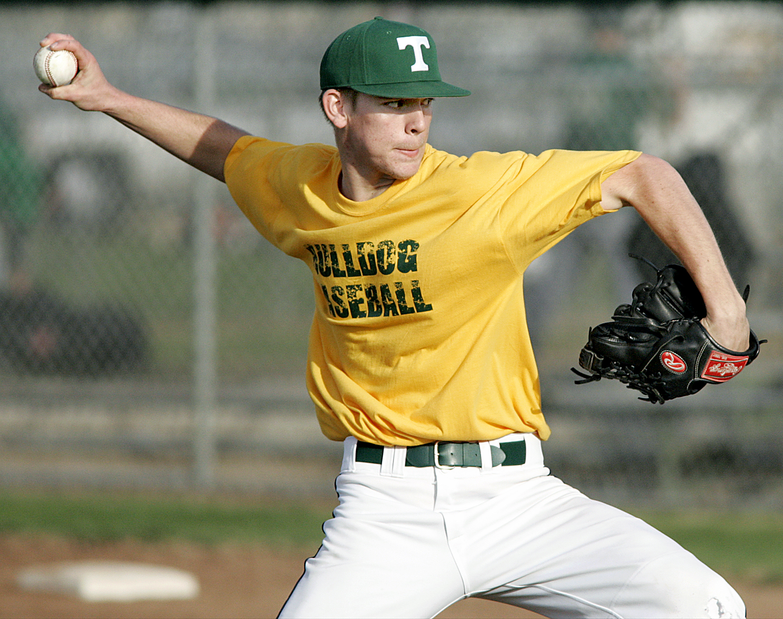 Snapshots: Pitching in