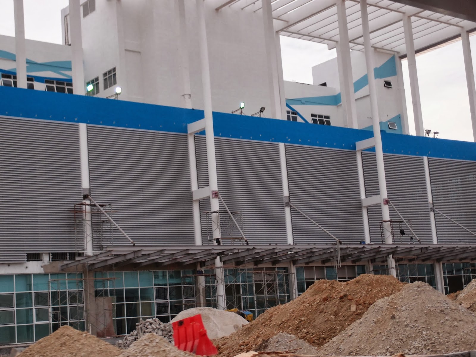 Xing Fu: UNDER CONSTRUCTION: NEW PANTAI HOSPITAL IN MANJUNG