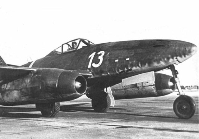 Luftwaffe Lovers: Messerschmitt Me262 Swalbe - Set of Photos