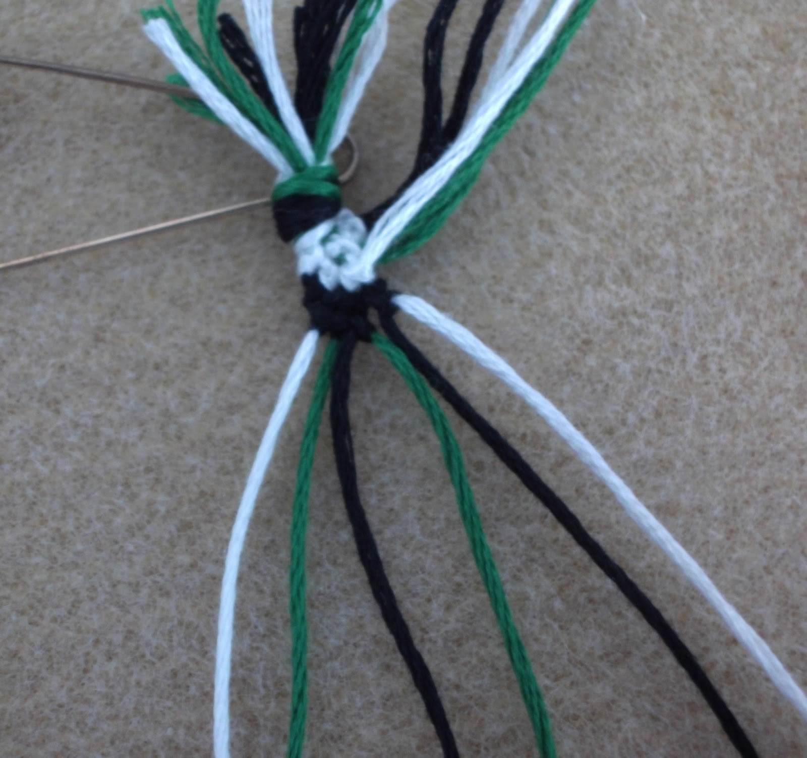 Vovs Jewellery Blog: Diamond Pattern Friendship Bracelet Tutorial