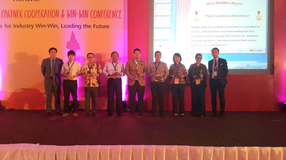 Made It Through Mum: HUAWEI praised ELABRAM SYSTEMS INDONESIA with an award