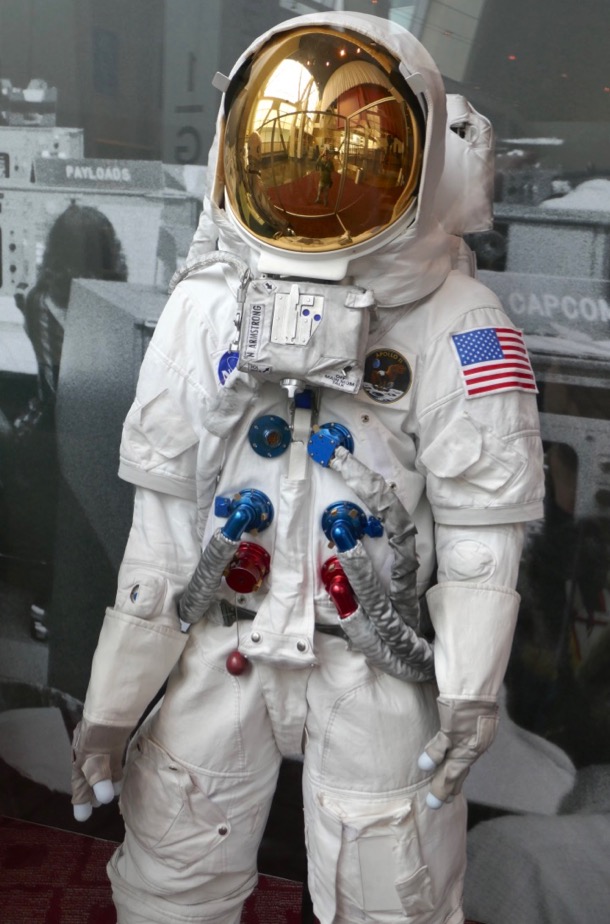 Hollywood Movie Costumes and Props: Ryan Gosling's First Man spacesuits ...