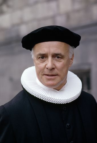 Ichabod, The Glory Has Departed: Clerical Collars for Roses - Or ...