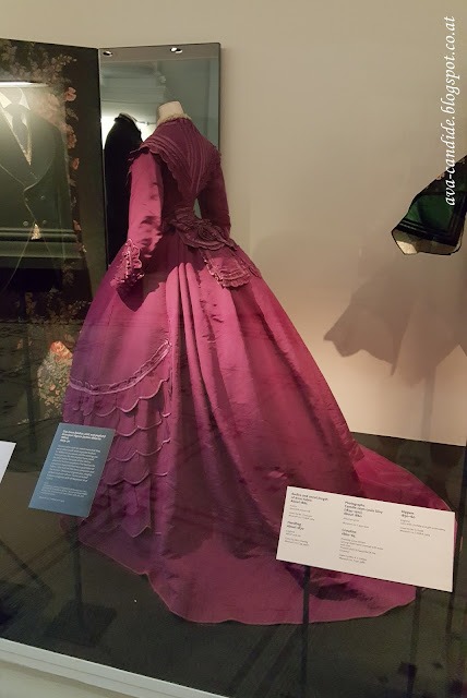 AvA Candide: (More) Costumes from the V&A Museum