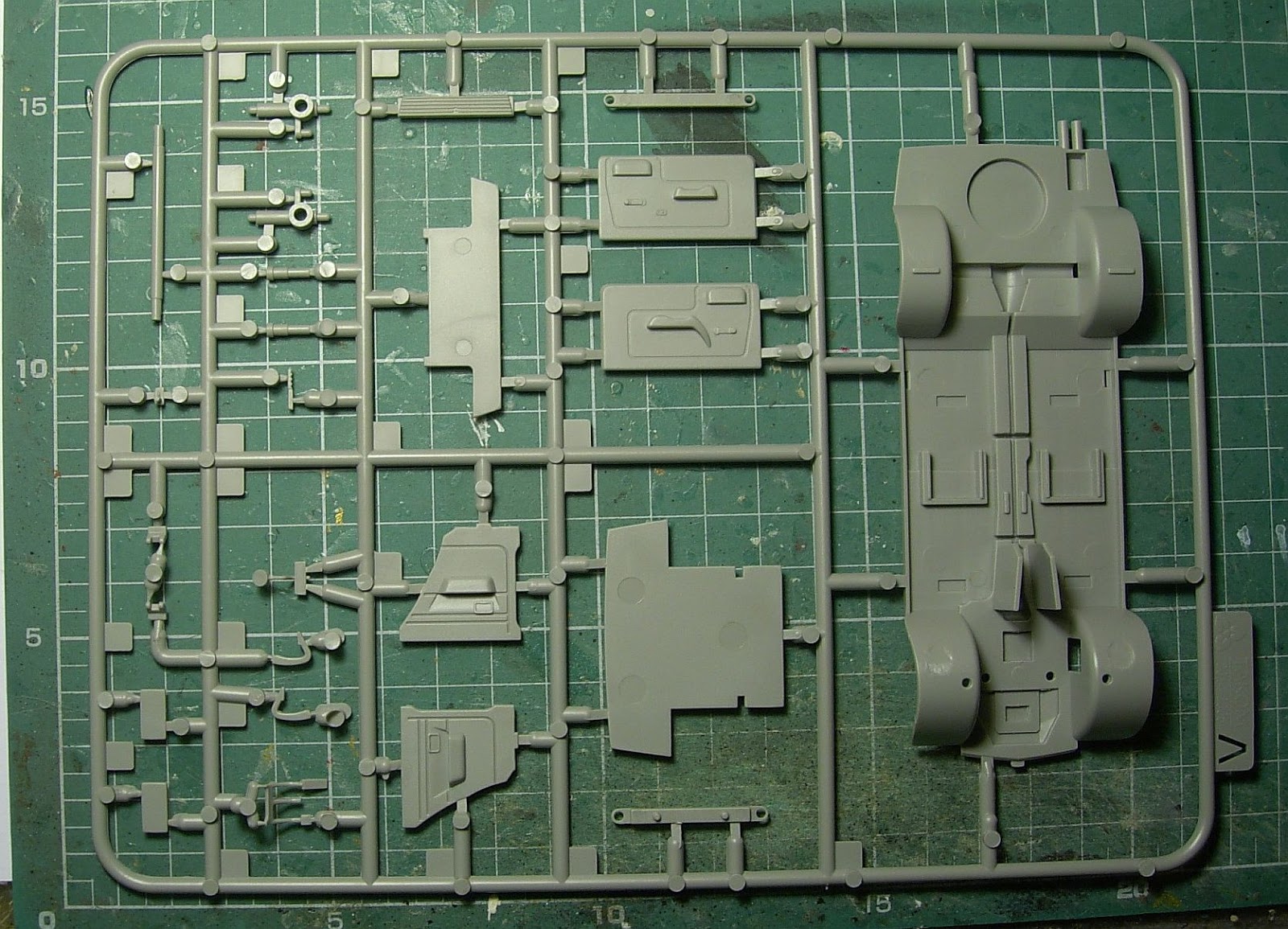 The Mad Hamster's Modelling: Inbox - Takom - German Civilian Car w/Gas Rockets - skala 1/35