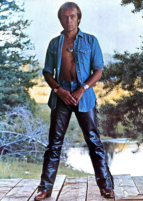 Elton John Corporation: Biografia Elton John parte 003 Nasce Bernie Taupin