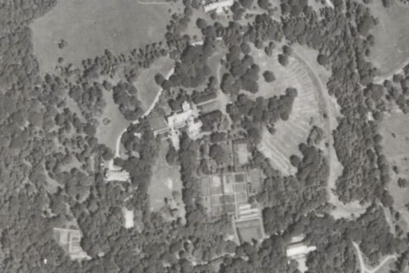 Old Long Island: 'Killenworth' and 'Poplar Hill' Aerial