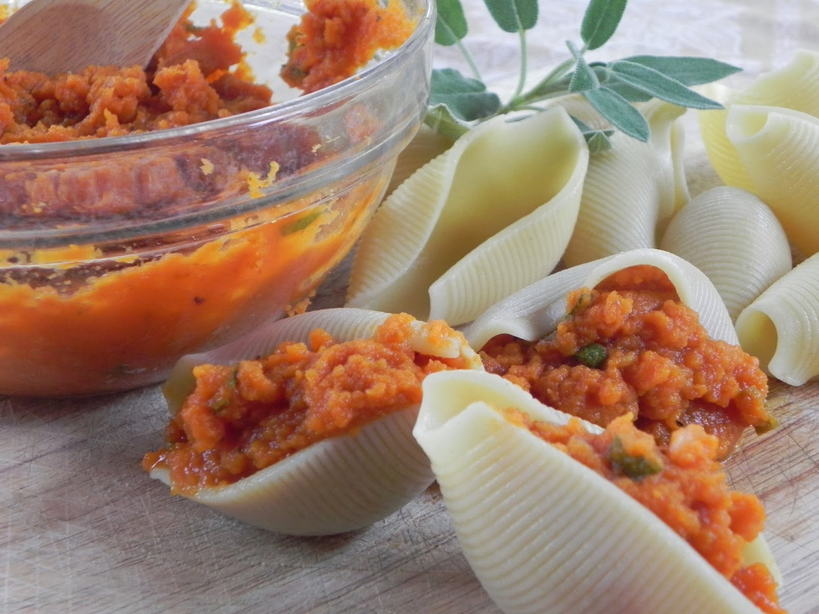 Yates Yummies: Savory Pumpkin Stuffed Pasta Shells