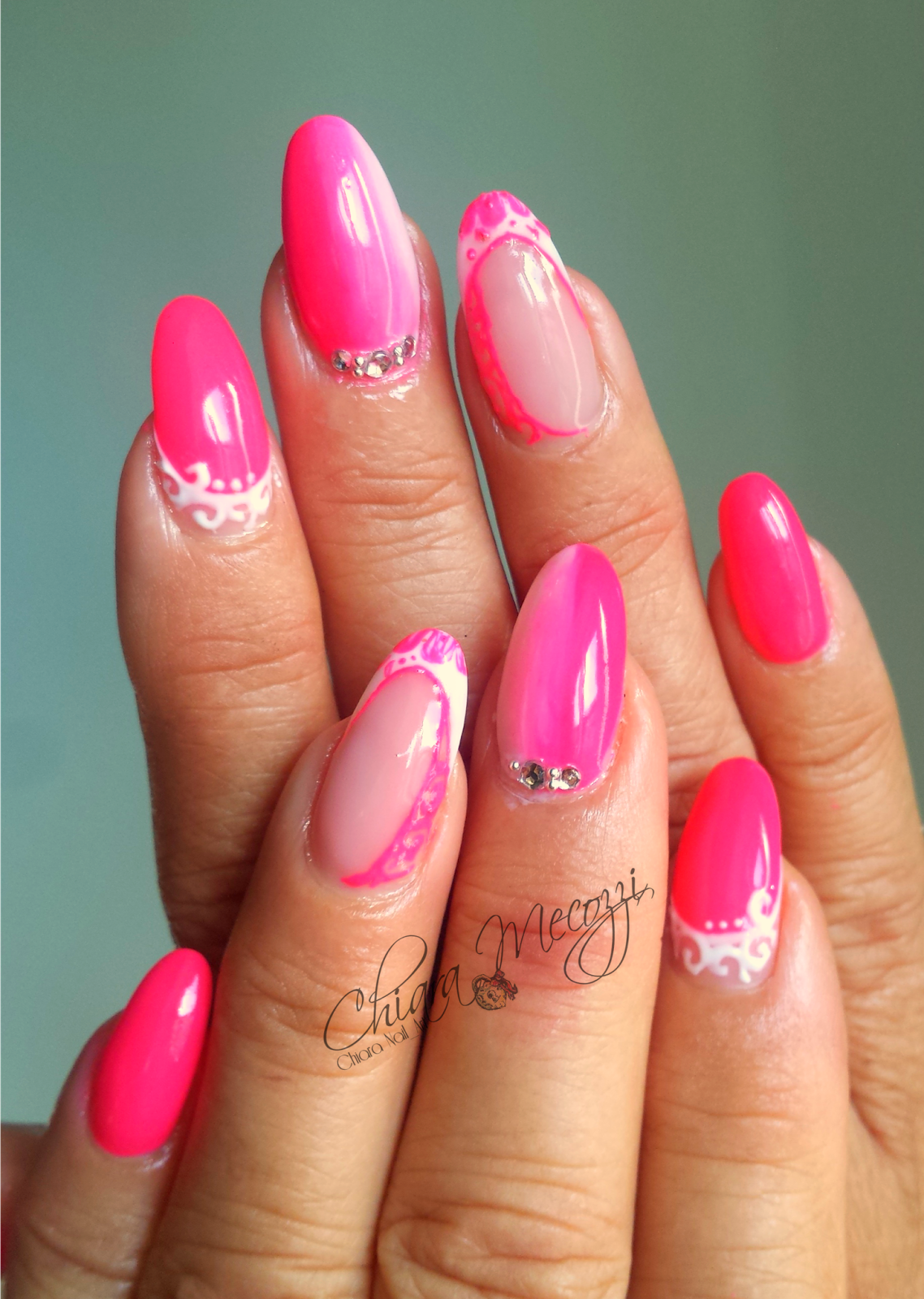 Unghie raffinate e piene di colore con i prodotti Crystal Nails Italia ...