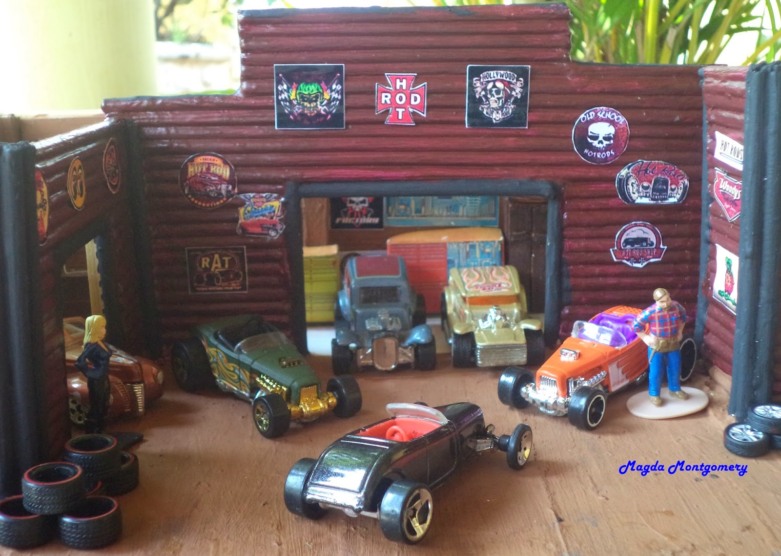 HOT BERRY CARS DRIVE: Diorama Hot Rods