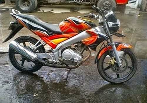 Modifikasi vixion hitam oranye kuning azik