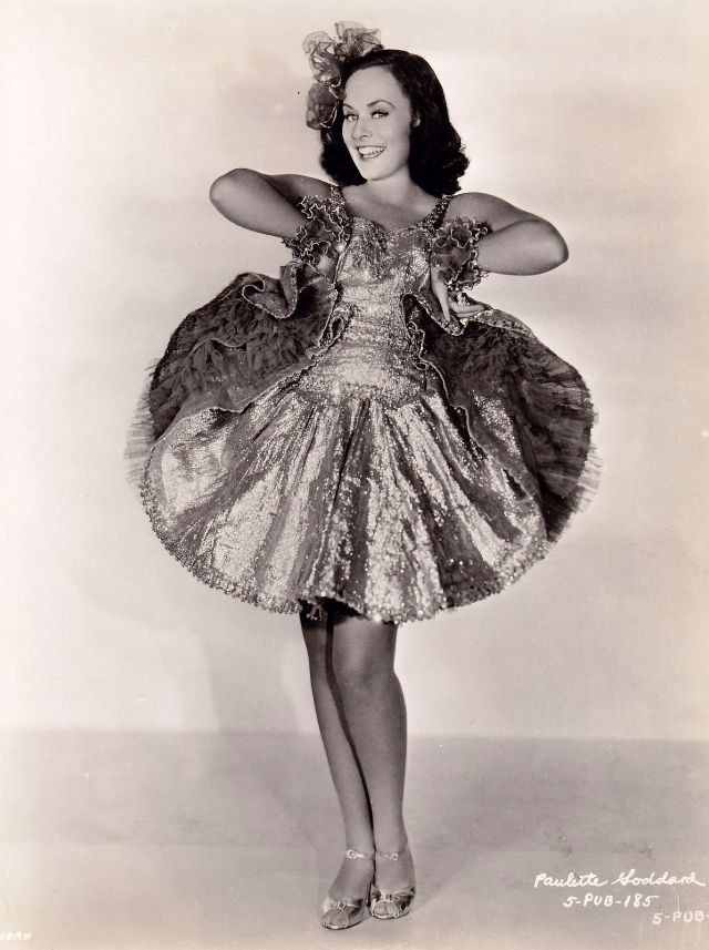 45 Beautiful Photos of Paulette Goddard in the 1930s ~ Vintage Everyday