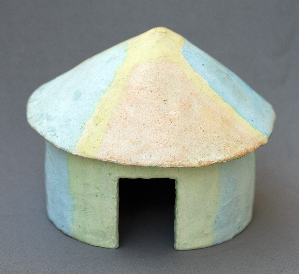 HERR ZINNLINGS ARBEITSZIMMER: Three Mud Huts