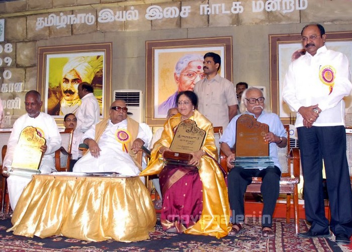 Kalaimamani Awards Event Stills Photo Gallery