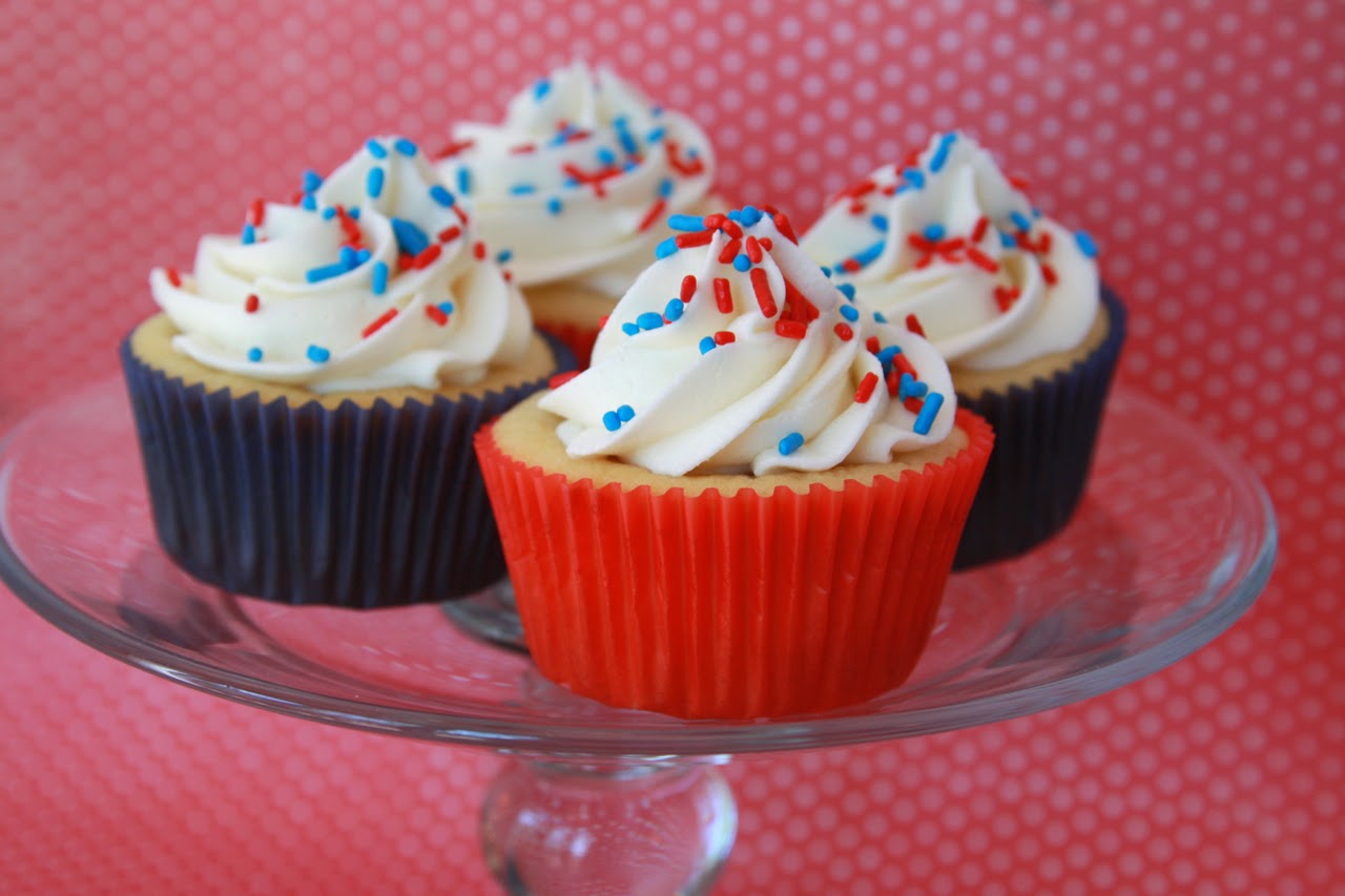 hotcakes: Baking Monday – Vanilla Cupcakes