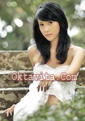 ARTIS-ARTIS CANTIK INDONESIA: TIKA PUTRI