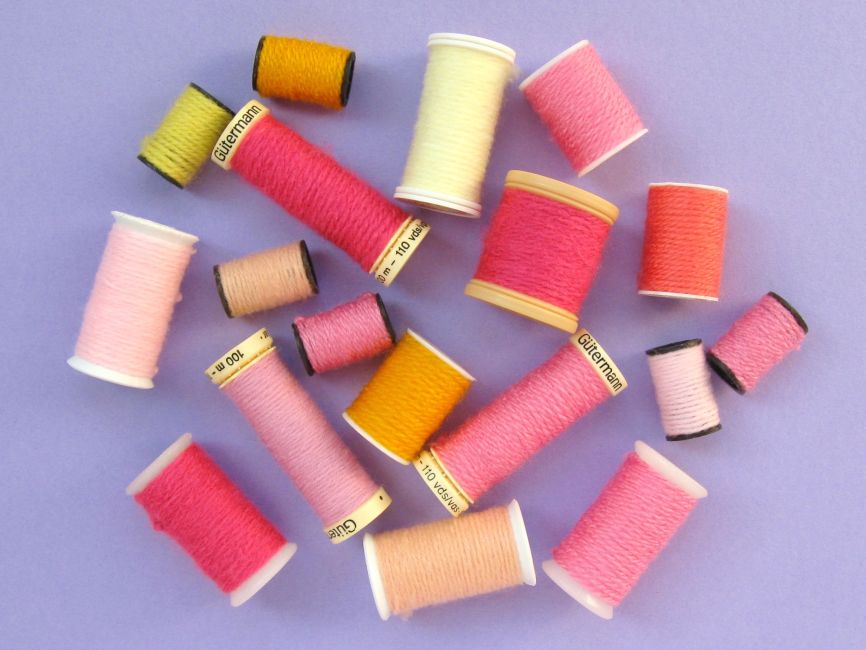 Bugs and Fishes by Lupin: DIY Upcycled Sewing Thread Reels Wreath