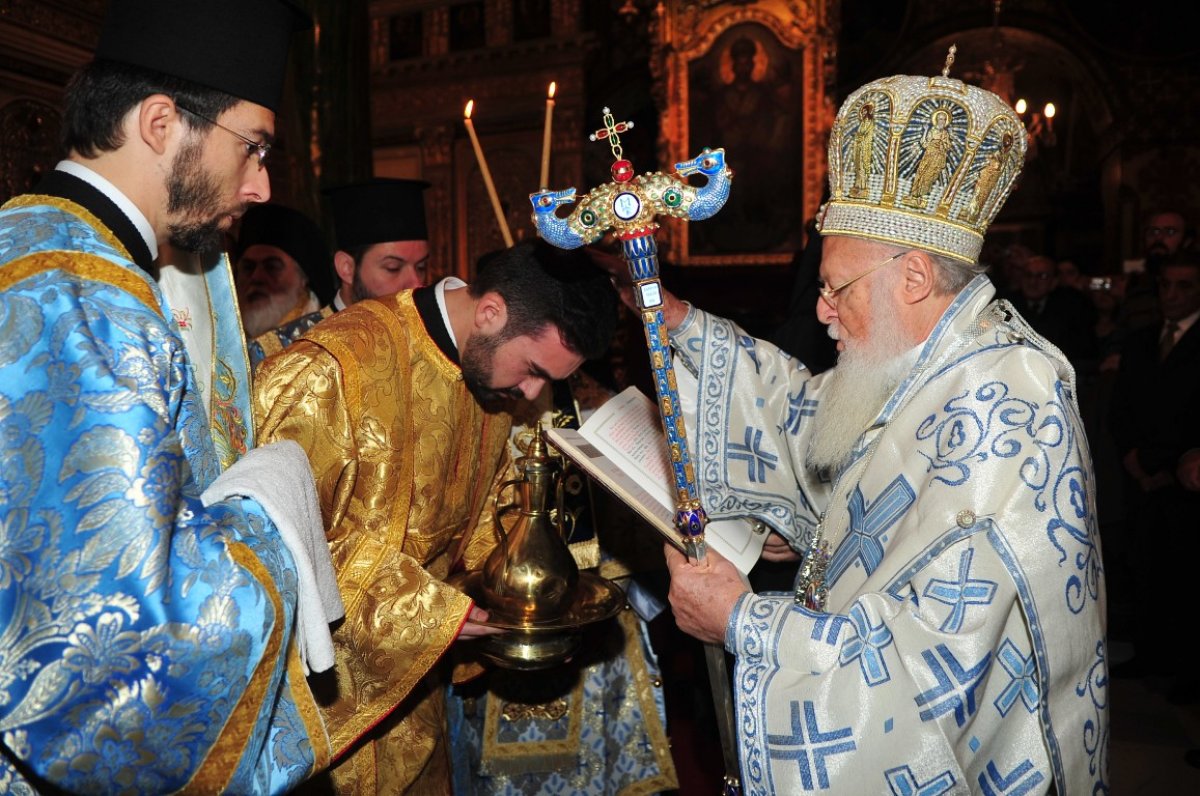 ΦΩΣ ΦΑΝΑΡΙΟΥ: Η ΠΑΤΡΙΑΡΧΙΚΗ Θ. ΛΕΙΤΟΥΡΓΙΑ ΚΑΙ ΧΕΙΡΟΤΟΝΙΑ ΔΙΑΚΟΝΟΥ ΣΤΗΝ ...