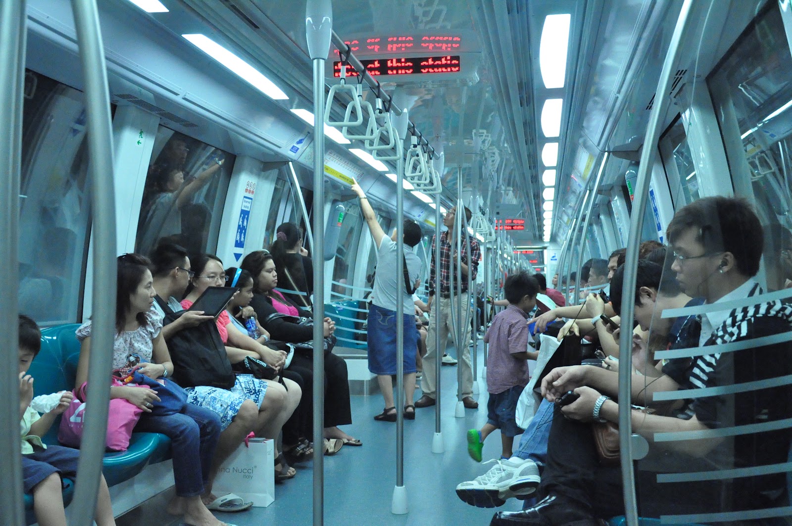 Ranger Cabunzky's Blog: How to ride the Mass Rapid Transit (MRT) in ...