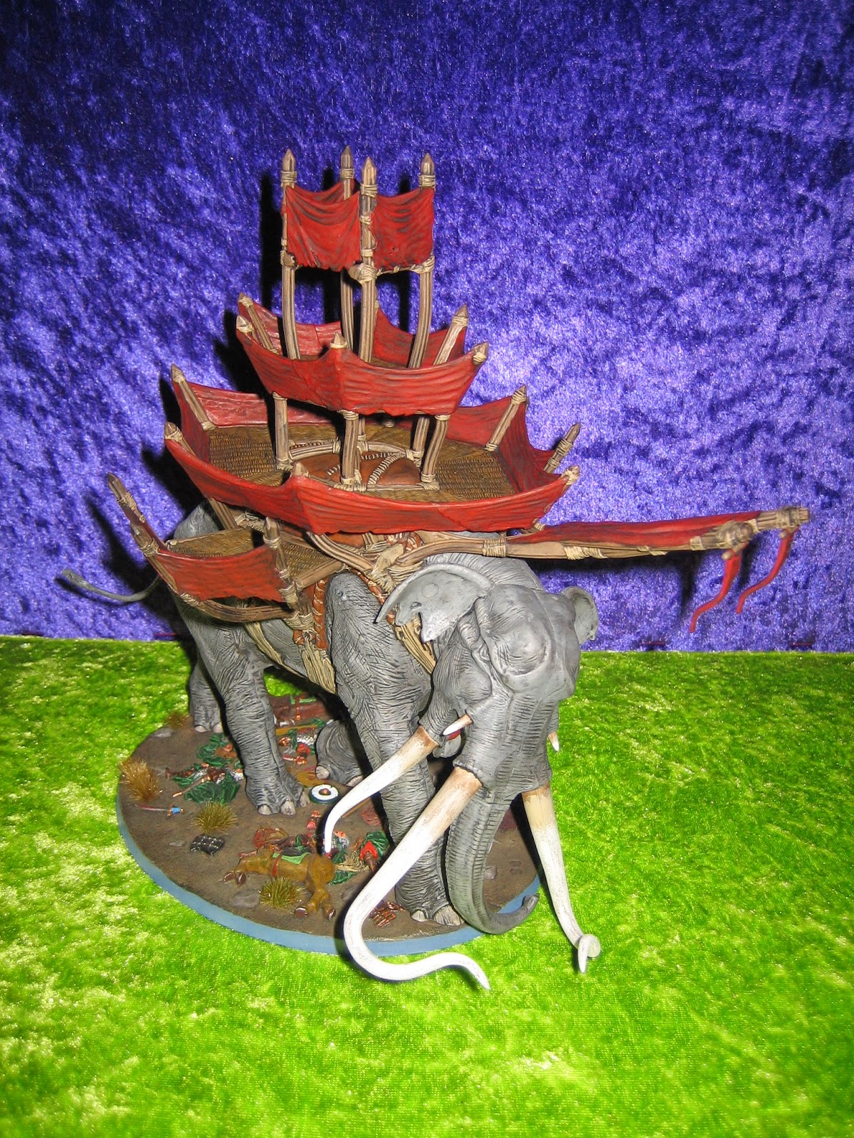 Making miniatures with Mario: Mumak of Harad finished