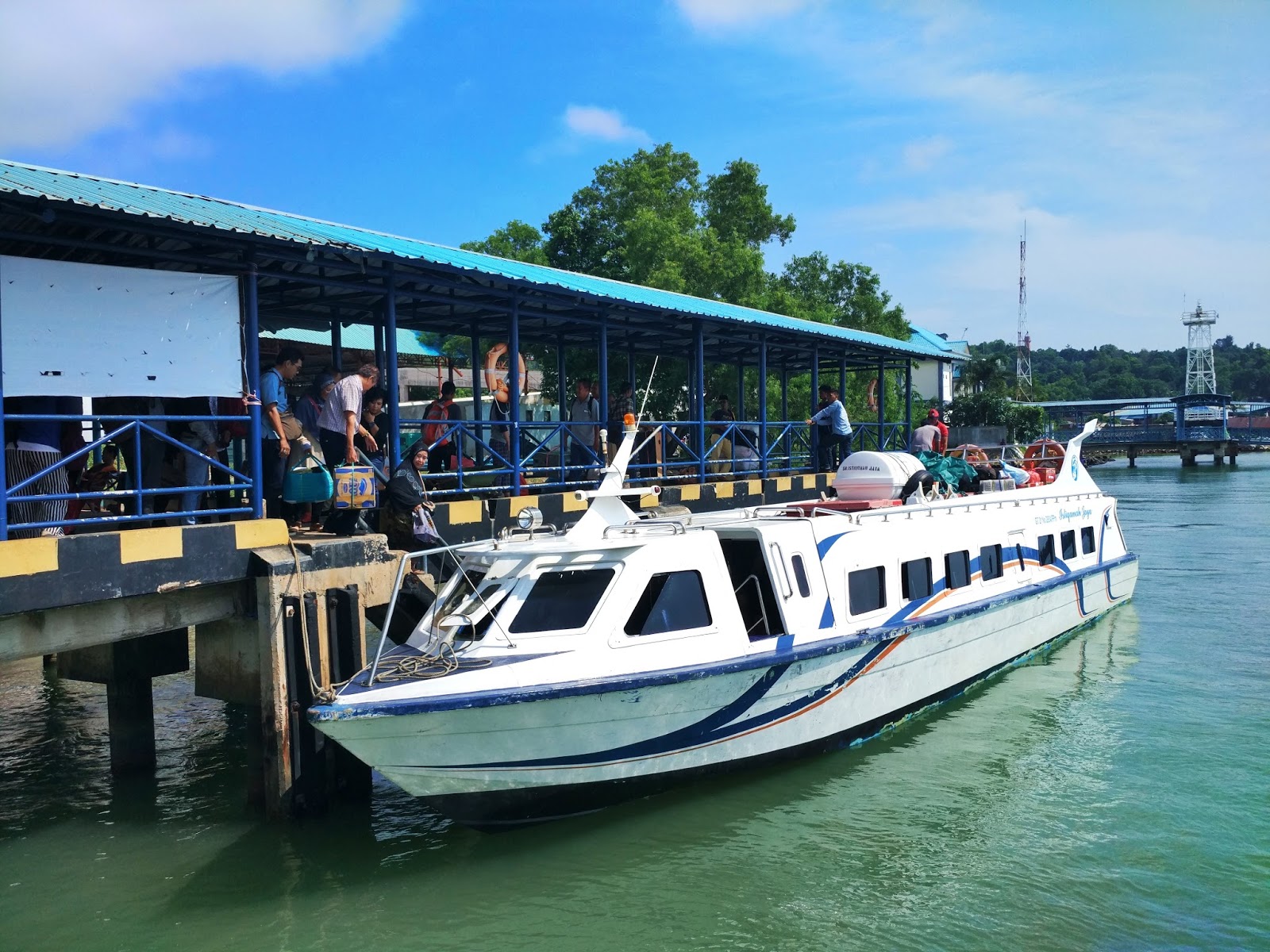 Hati Tertawan di Pulau Benan | Hijab Traveller