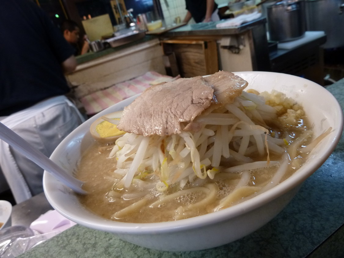 Tokyo Belly: SHINJUKU: Ramen Jiro... lowly ranked among all the Jiro's ...