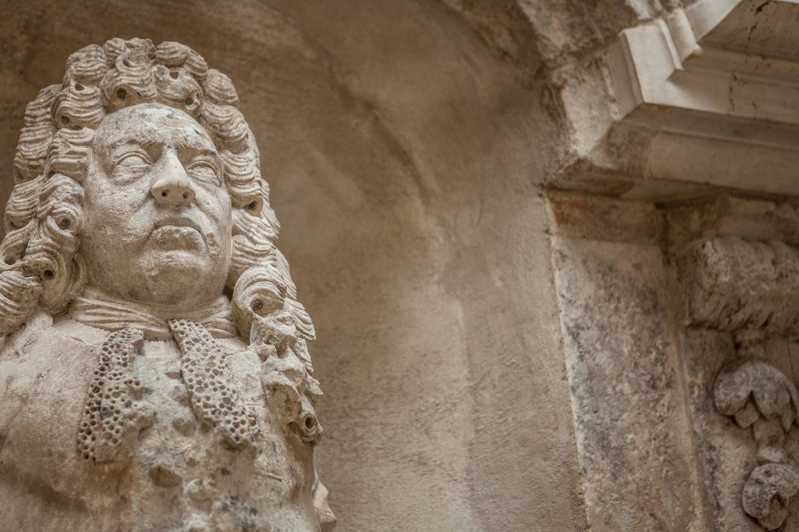 Hypnogoria: FOLKLORE ON FRIDAY - Strange Burials