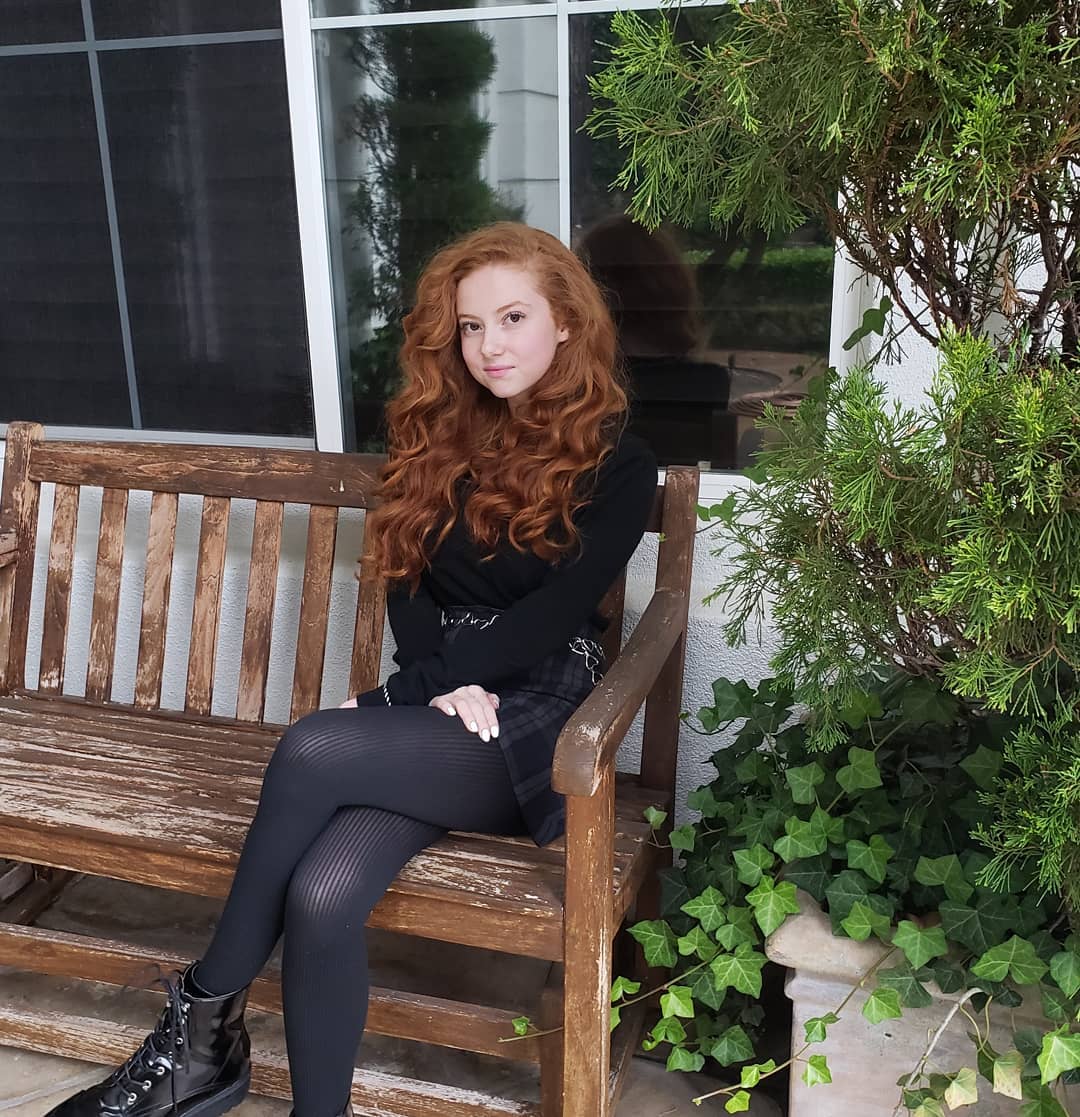 Starlet Arcade: Francesca Capaldi