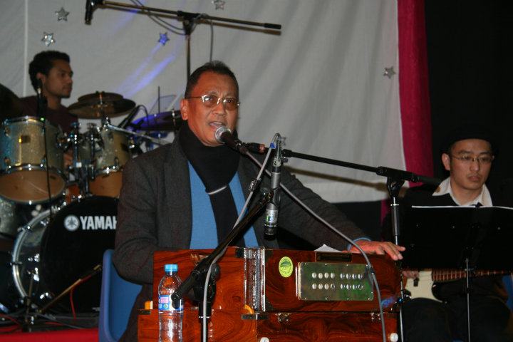 Nabin K Bhattarai & Deep Shrestha Perform in Hawkinge | Lexlimbu