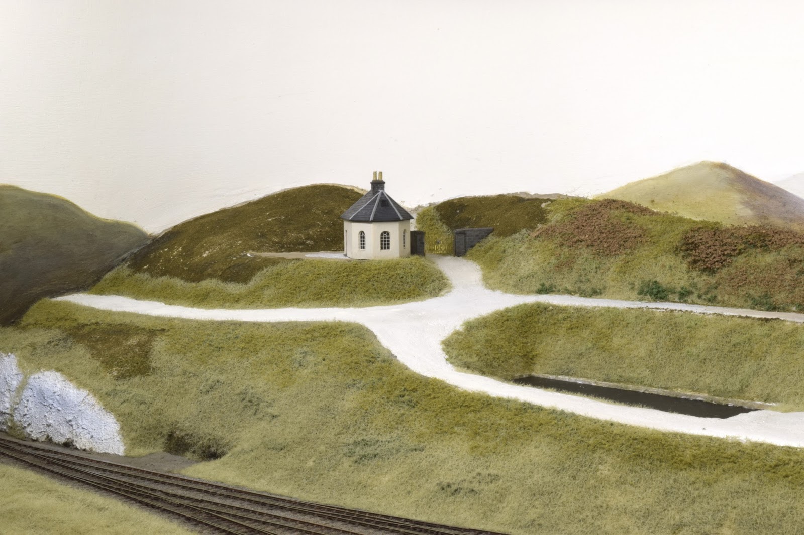 Anthony Yeates' 2mm Blog: The gatehouse