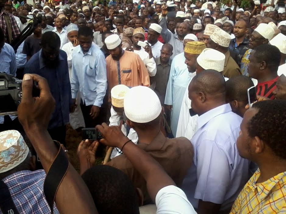 Mazishi ya Ustadh Ilunga katika picha | JamiiForums