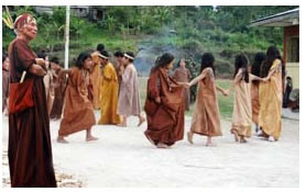 El equipo Yaneshas: MÚSICA Y DANZA YANESHA