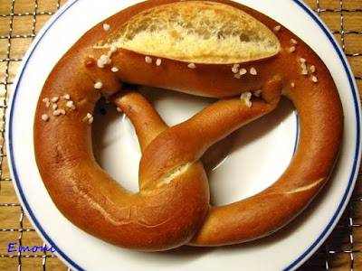 Moni bloggt!: Die (fast) perfekte Laugenbrezel