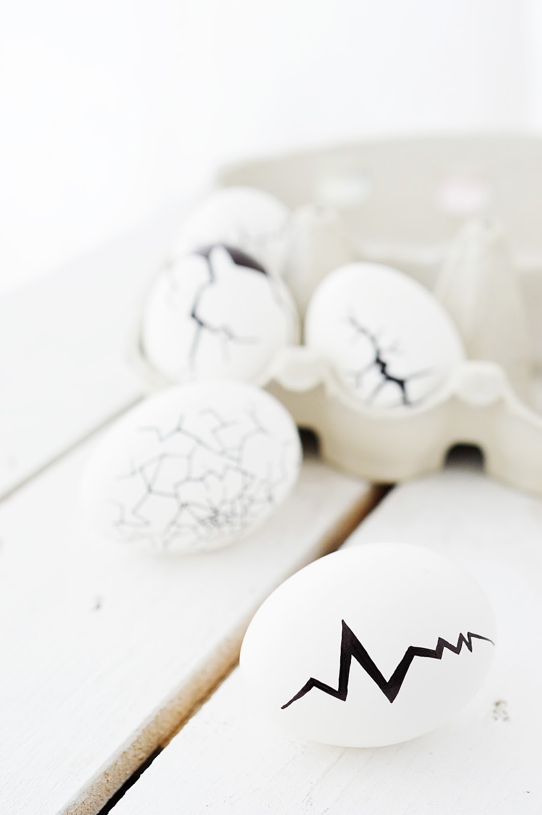 Easter mishap | DIY CRACKED EASTER EGGS - Motte