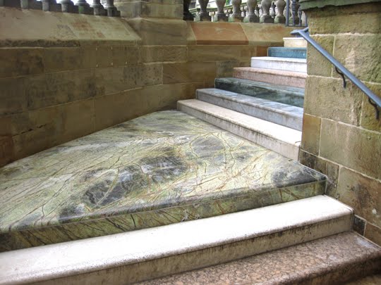 So Different So Appealing: Martin Creed's revived Scotsman Steps