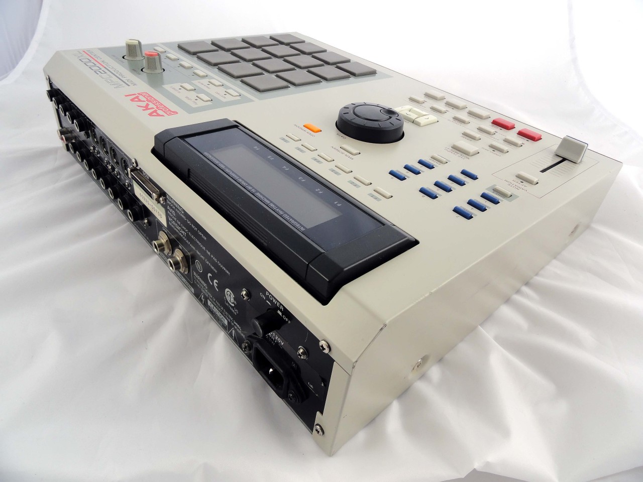 MATRIXSYNTH: Akai MPC 2000XL 8 OUTS, EFFECTS BOARD & 32MB