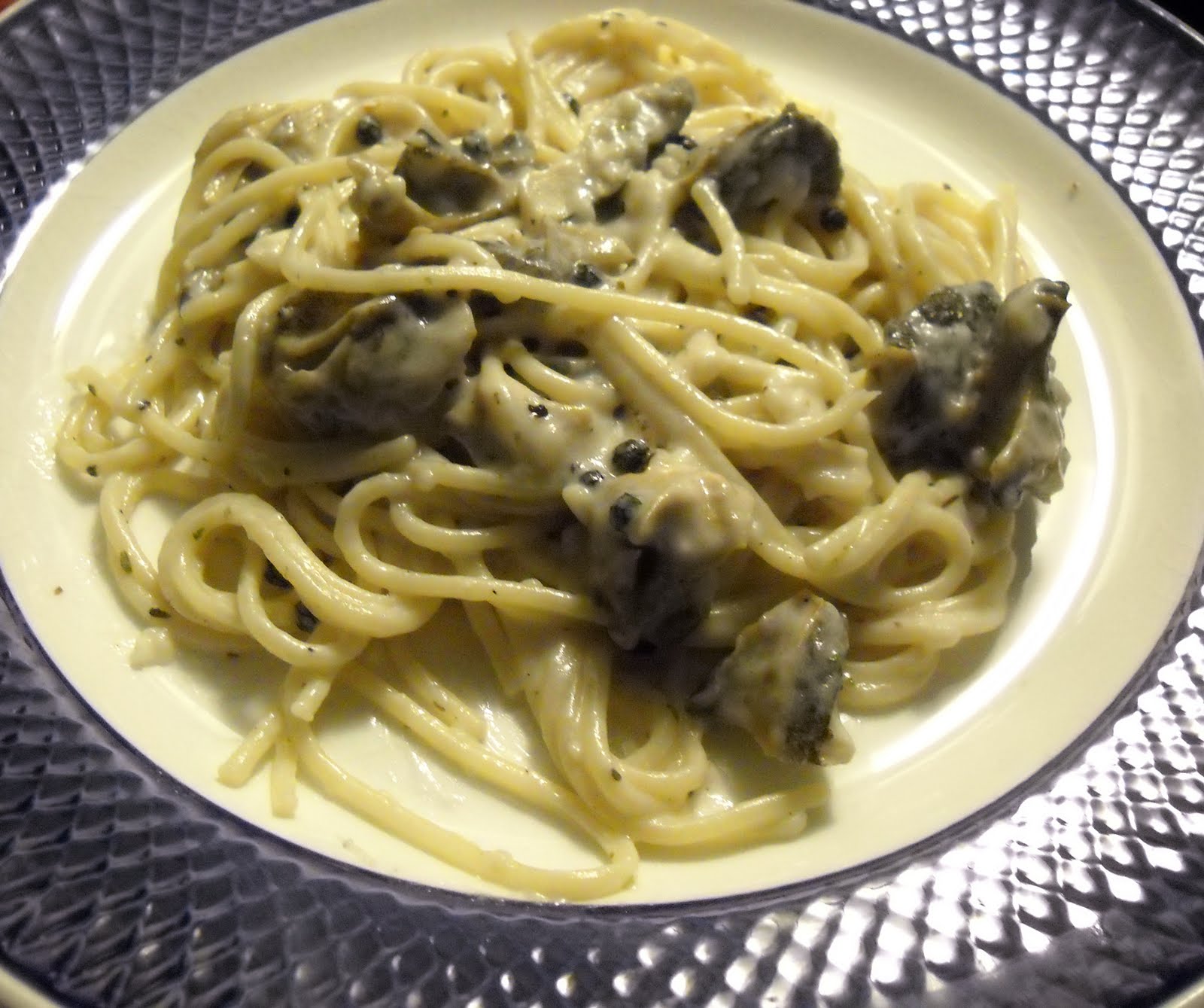 Life, Food, and Cooking: Conch with White Sauce and Spaghetti